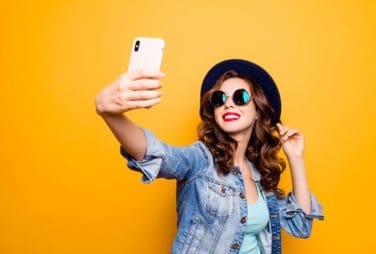 4 Tips for the Perfect Social Media Selfie – FLUX MAGAZINE