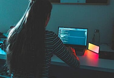 Getting girls into coding – FLUX MAGAZINE