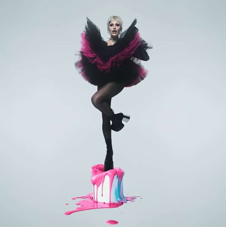 Cassyette releases ‘BOOM’ & heavy metal goes pop | FLUX MAGAZINE